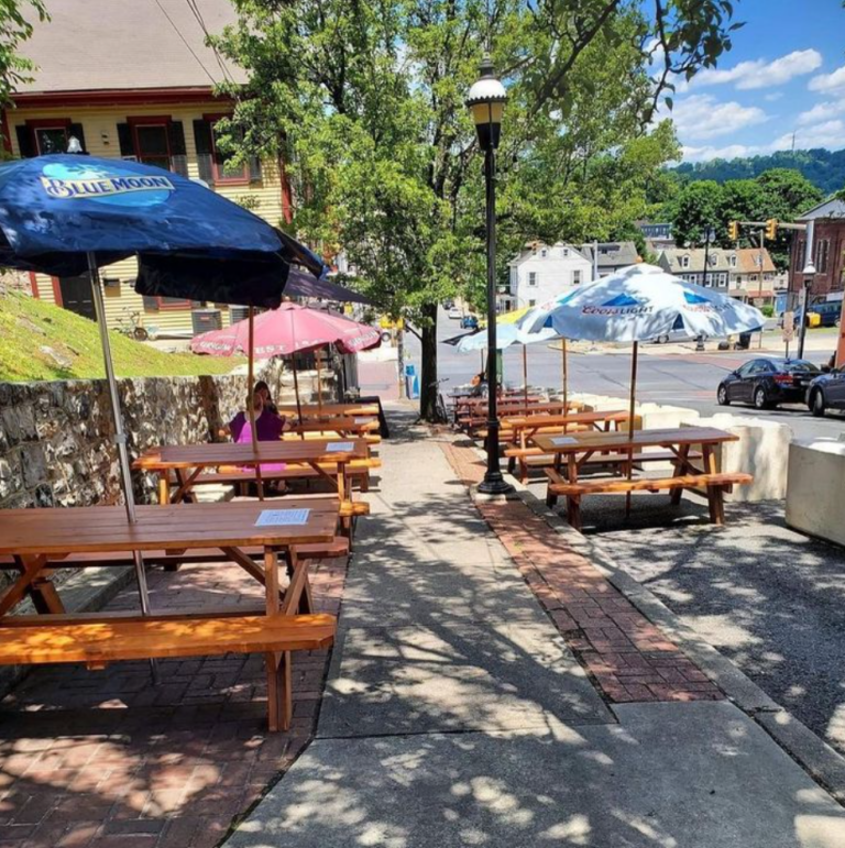 Home - Porter's Pub & Restaurant